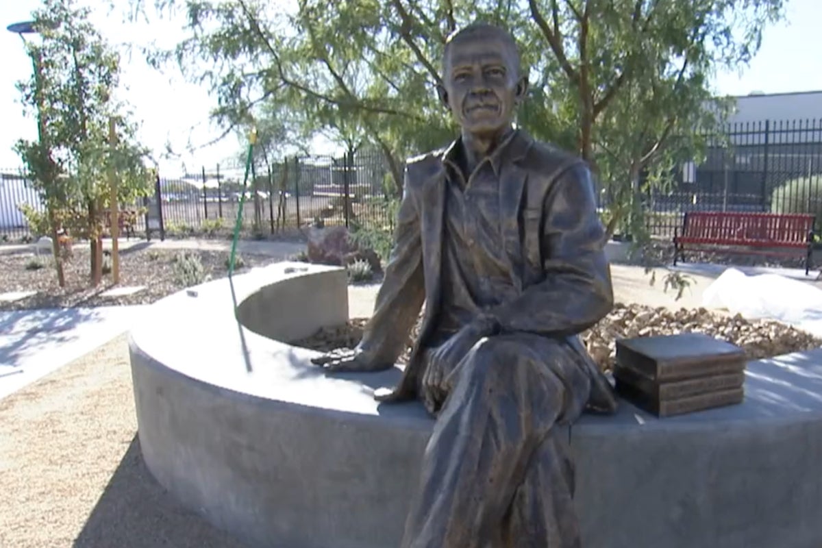 Barack Obama statue unveiled in Las Vegas | The Independent