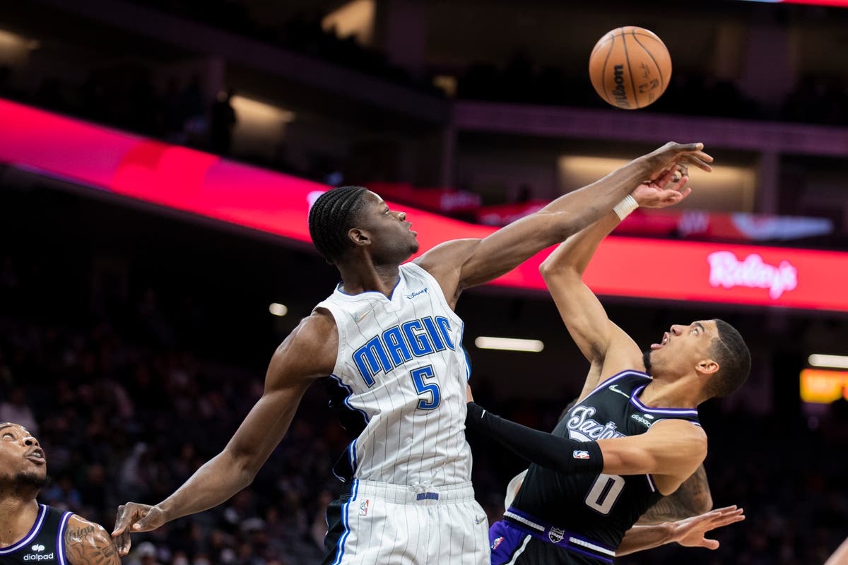 Fox y Haliburton lideran a Kings sobre el Magic 142-130 | Independent ...