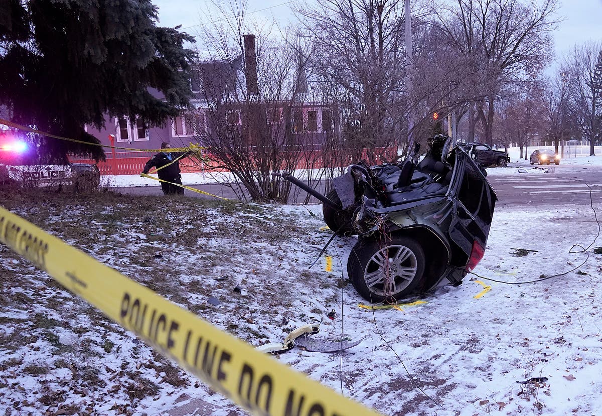 Minnesota crash after police pursuit leaves 2 dead, 3 hurt | The ...