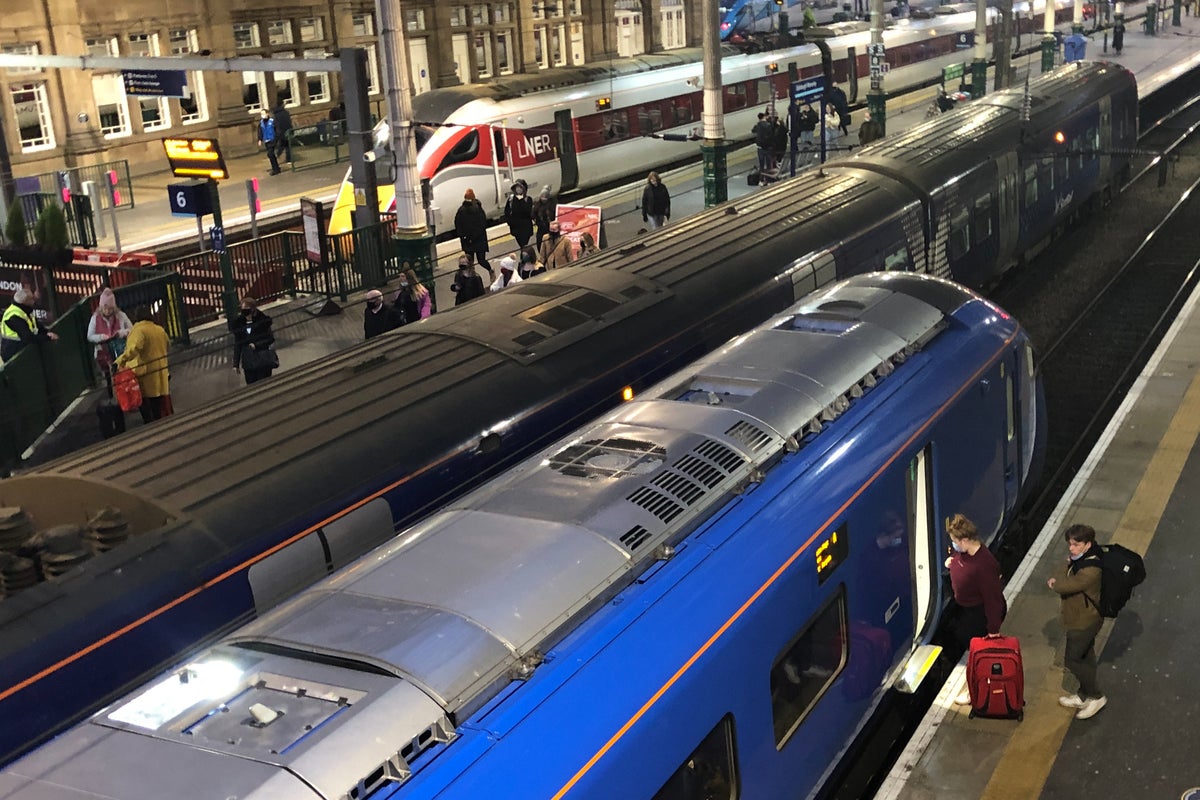 Train versus plane between London and Edinburgh: rail wins, but not by ...