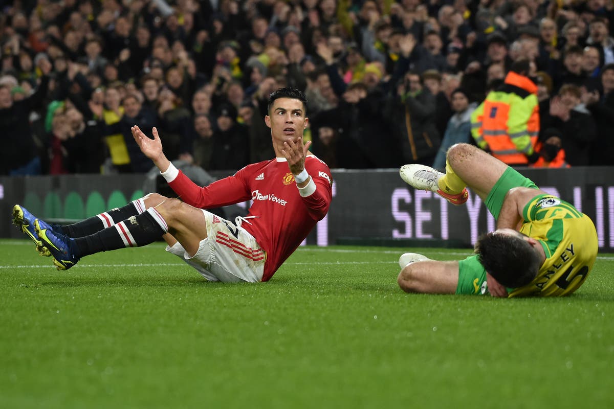 Partido de Man United podría ser aplazado por brote COVID | Independent ...