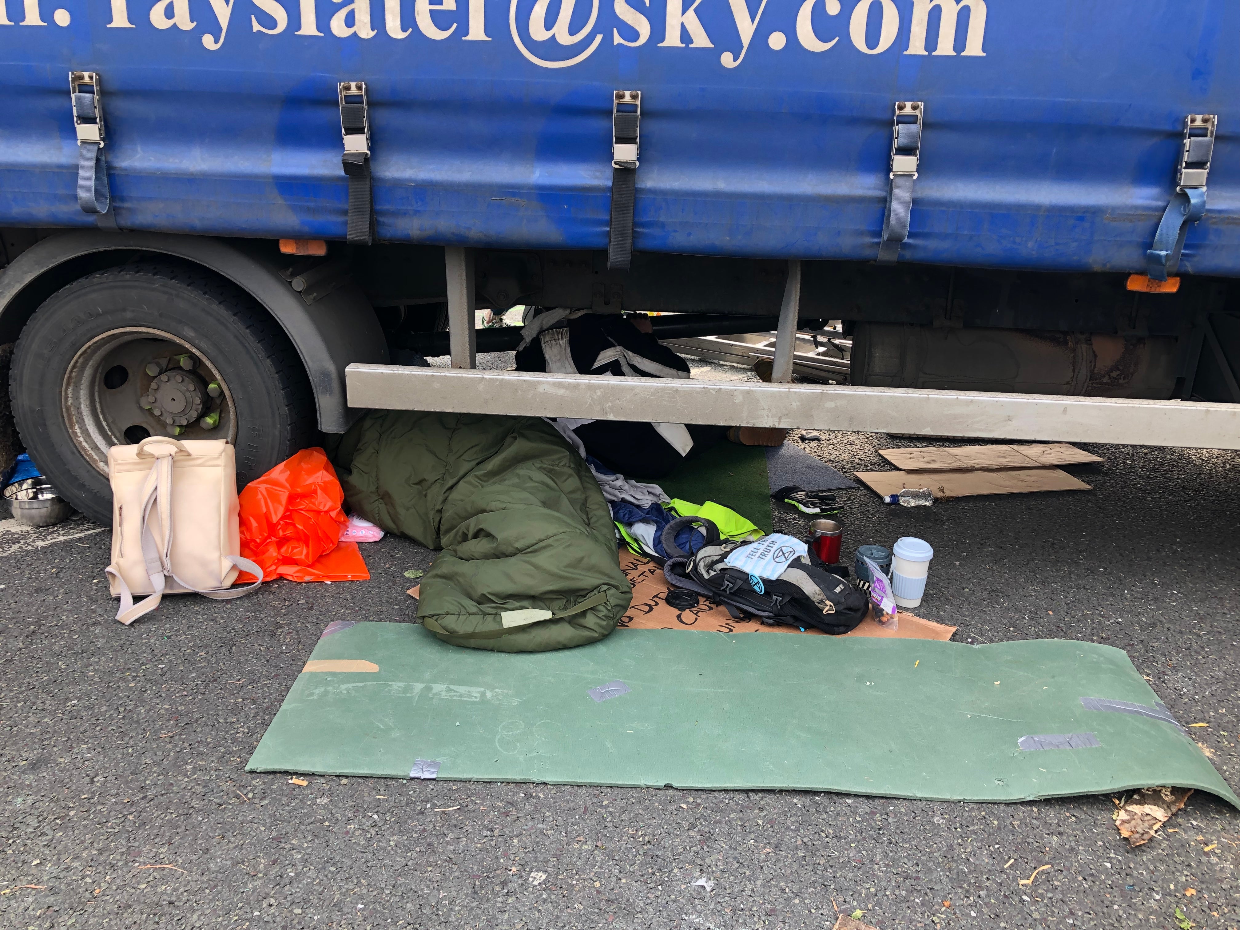 ‘Labour want people supergluing themselves to motorways,’ says Rees ...