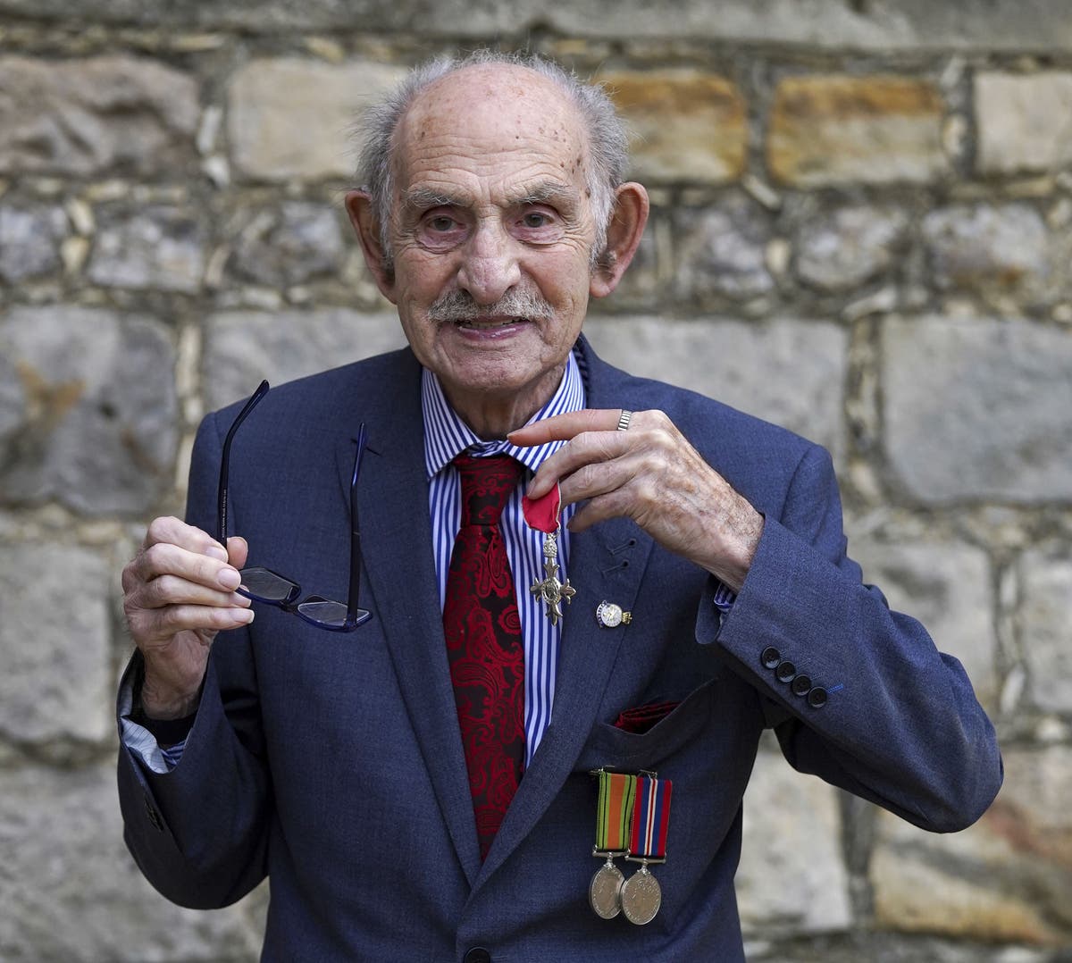 Honorary vice president of Magic Circle receives MBE at 102 | The ...
