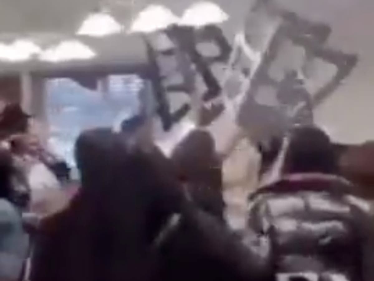 Brawl erupts at Golden Corral in Pennsylvania after buffet ran out of ...