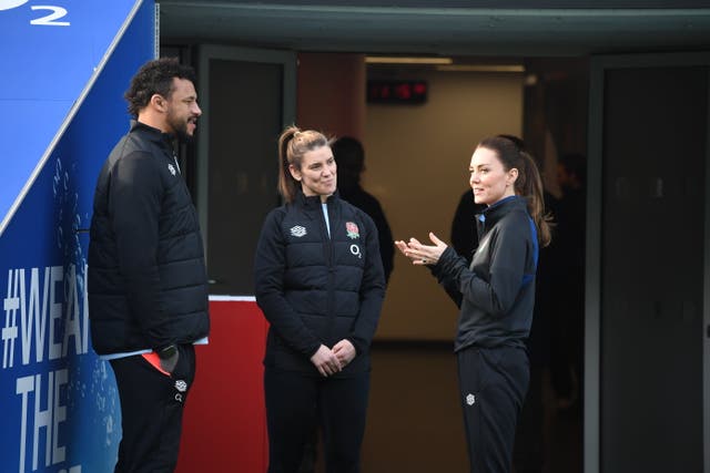 Kate lifted in England lineout as she reveals Louis is ‘kamikaze’ rugby ...
