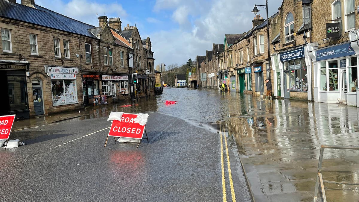 Streets of Matlock ‘a river’ after Storm Franklin flooding | The ...