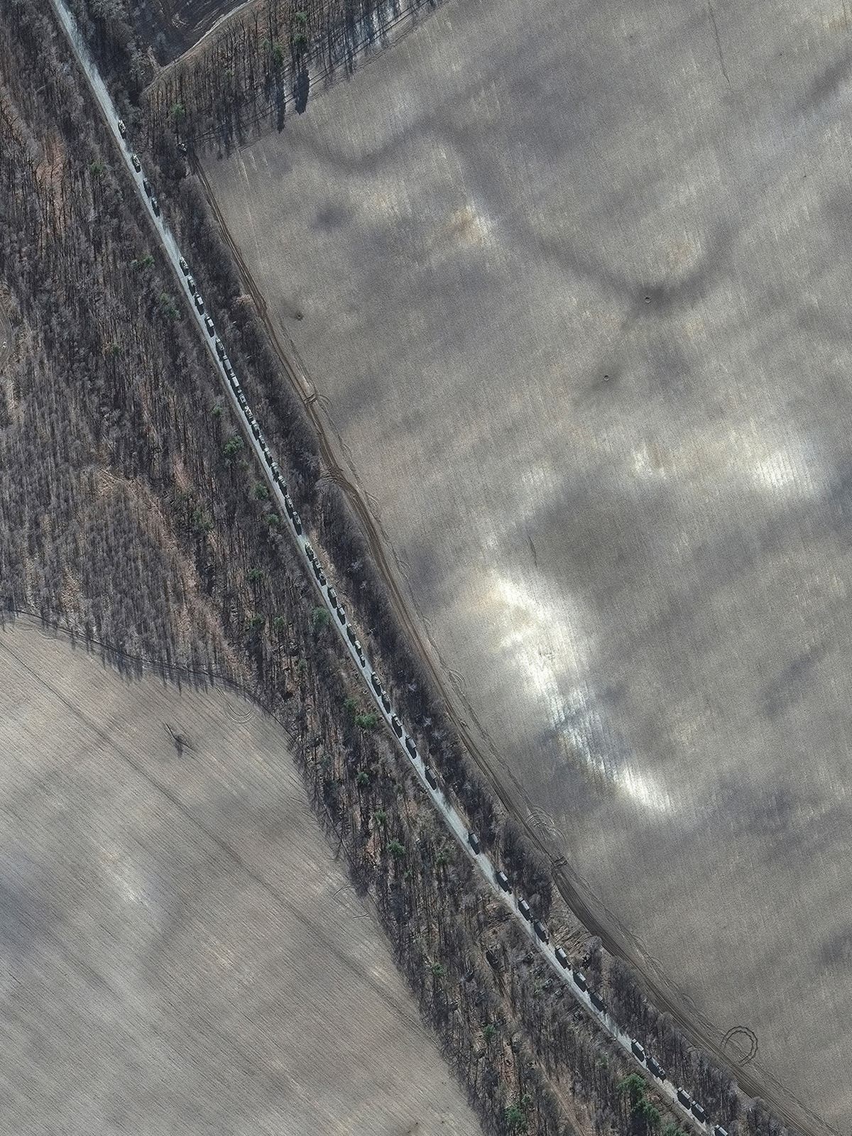 Inside Politics: 40-mile long Russian convoy with tanks and artillery ...