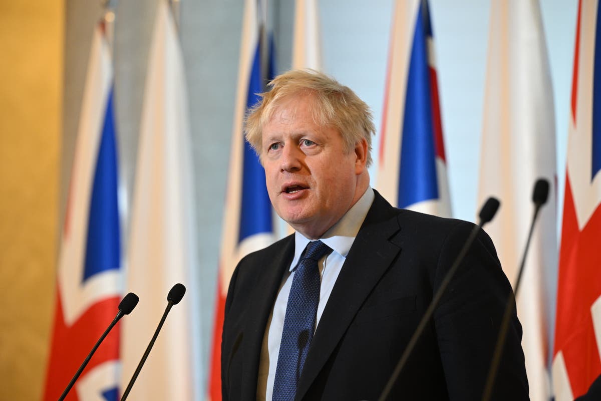Turn your tanks around and leave Ukraine, Boris Johnson urges Putin ...