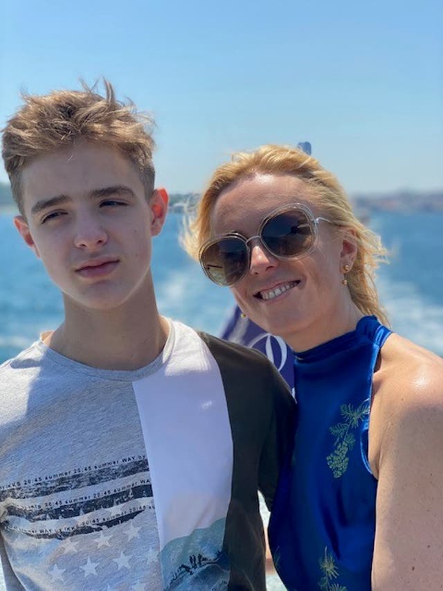 Ukrainians arriving in the United States after fleeing the Russian ...