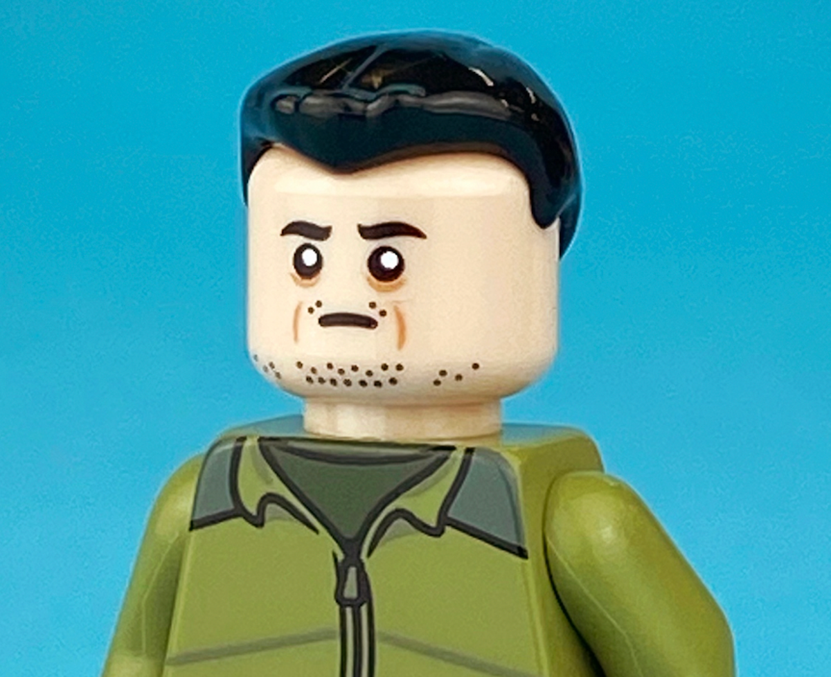 Chicago artist builds Zelensky Lego to help Ukraine | The Independent