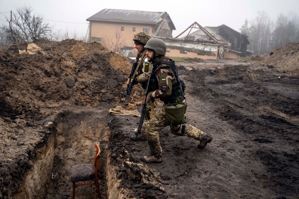 AP PHOTOS on Day 37: Remnants of fighting left behind | The Independent