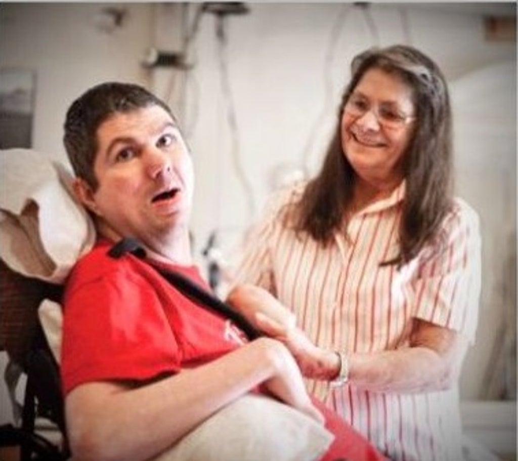 Man who woke from 19-year coma to say ‘mom’ has died…