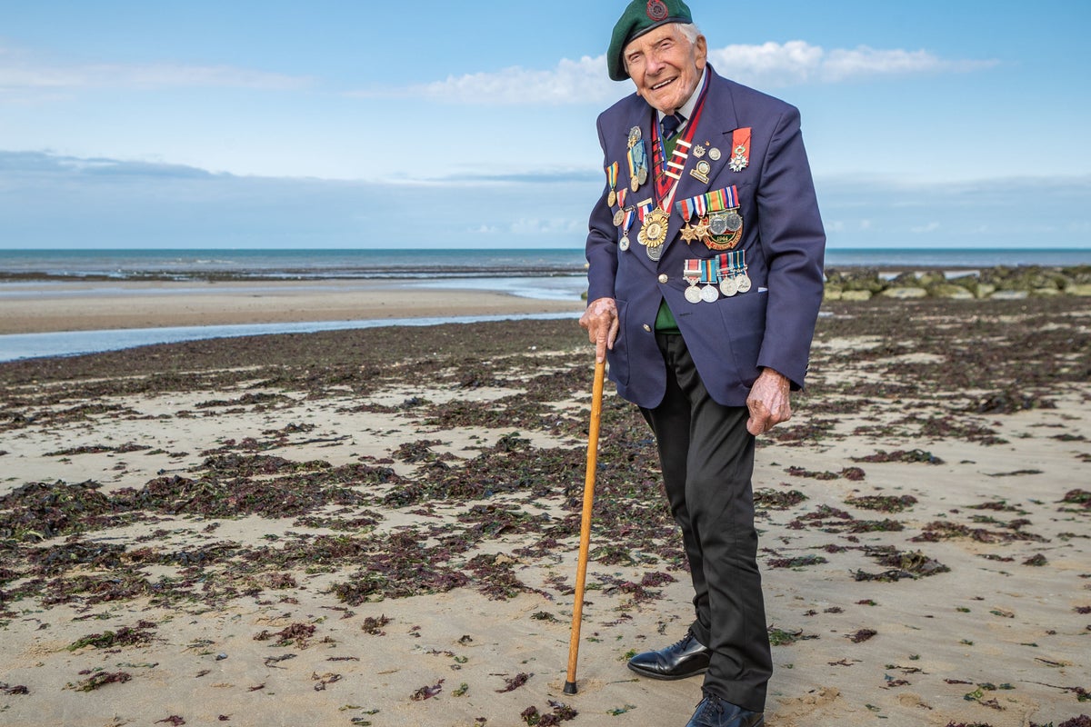 D-Day veteran Harry Billinge dies aged 96 as daughter pays tribute ...