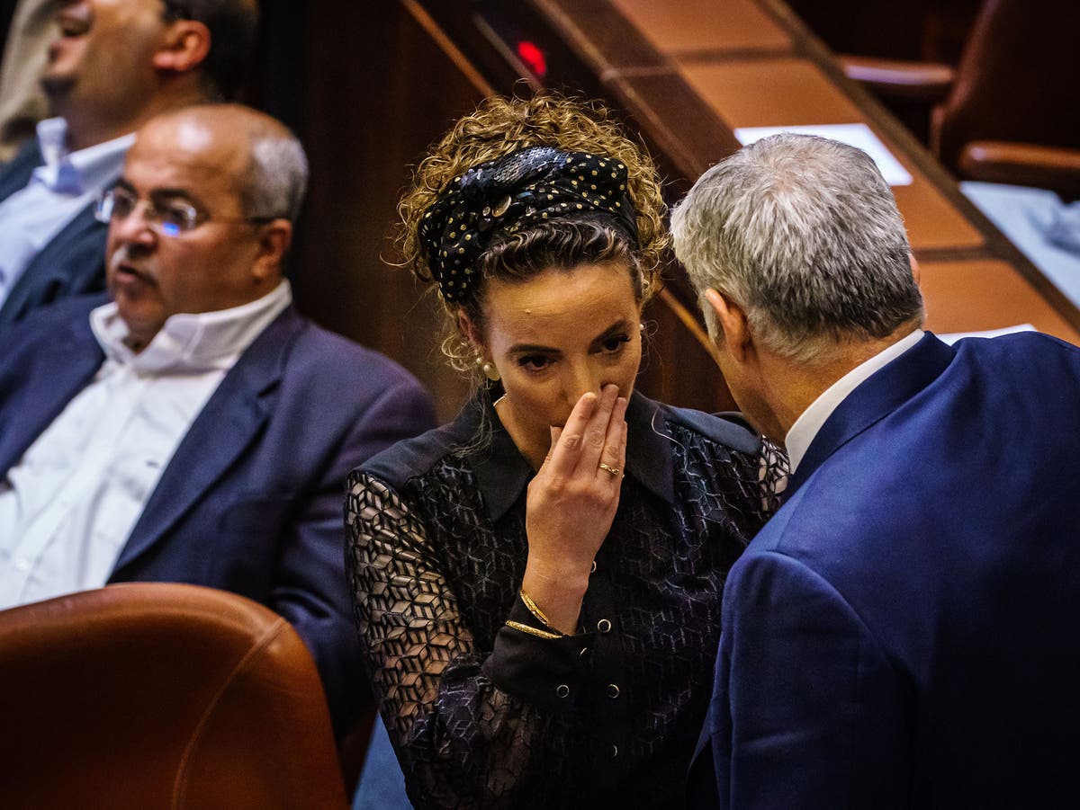 Israeli government loses wafer-thin majority, returning country to ...