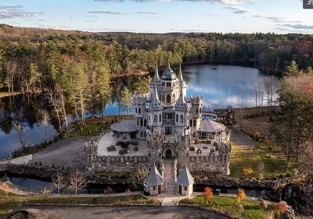 ‘Daddy, why don’t you build us a castle?’ The fairytale palace built ...