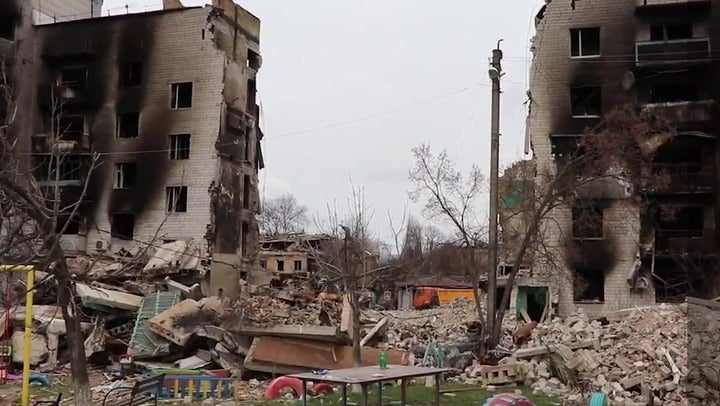 Ukraine: Drone footage shows residential areas in Borodyanka in ruins ...