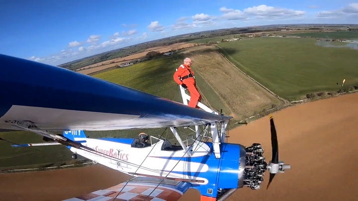 British great-grandfather becomes world’s oldest wing walker at 95 ...