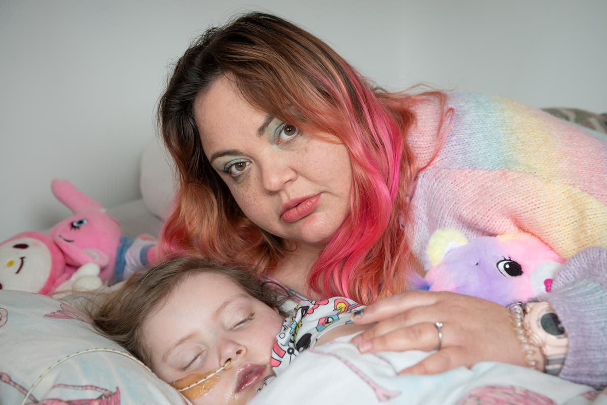 Terminally ill girl, 7, has ‘days to live’ but mother can’t afford to ...