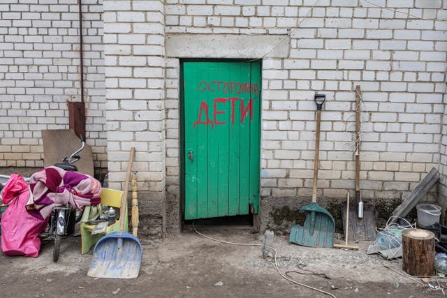 Ukrainians trapped for a month in school basement by Russian troops ...