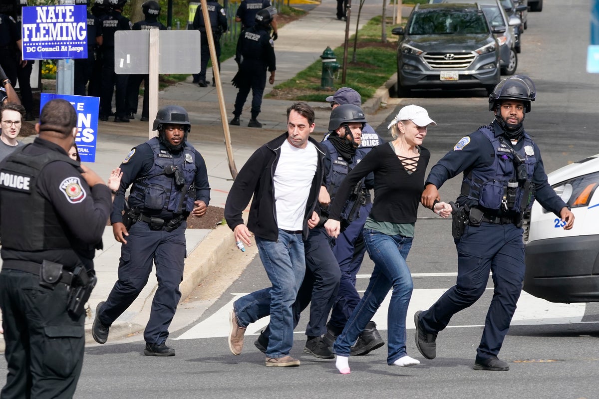 Police say at least 3 shot, 'active threat' in northwest DC | The ...