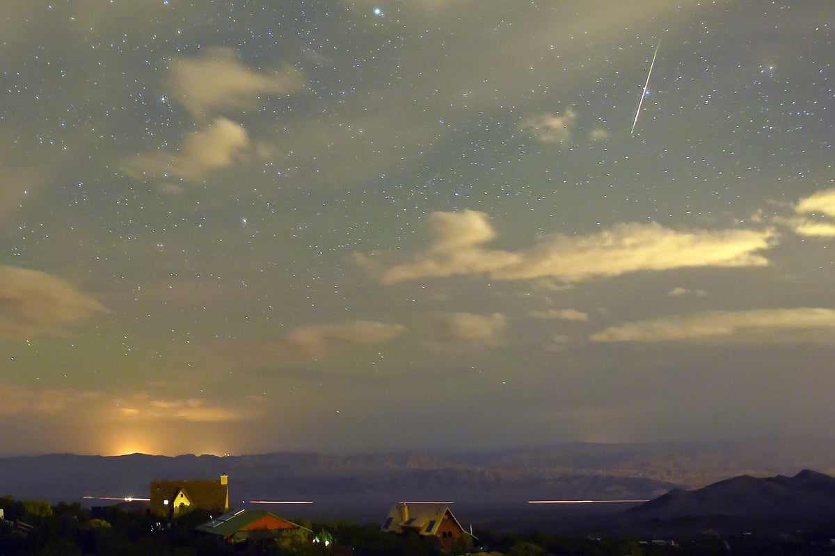 Loud boom and streaking fireball spook people in three US states | The ...