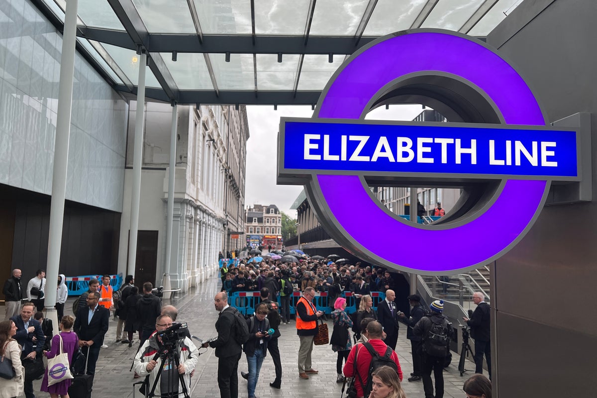 Elizabeth Line in trouble: after the signals chaos, overtime ban and ...