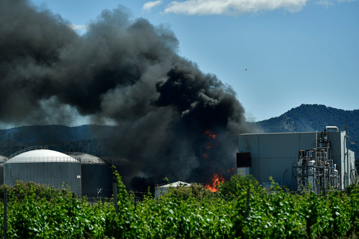 Explosion at Spanish plant leaves 2 dead; 250 kids evacuated | The ...