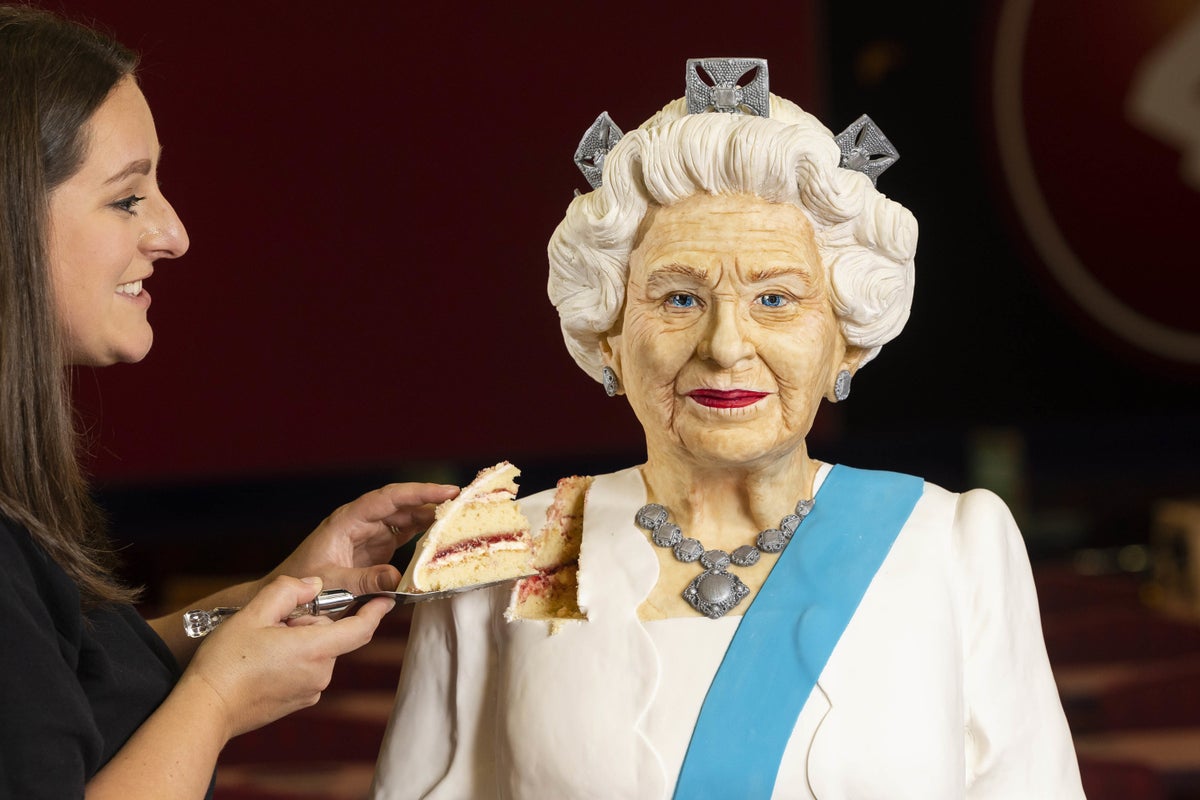 Life-sized Queen cake created for platinum jubilee celebration | The ...