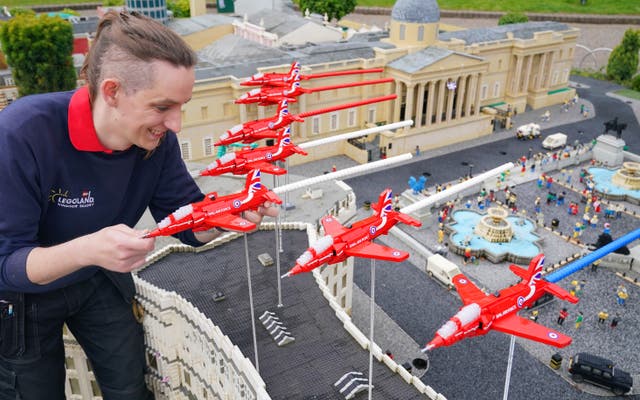 Lego models of royal family unveiled to celebrate Queen’s platinum ...