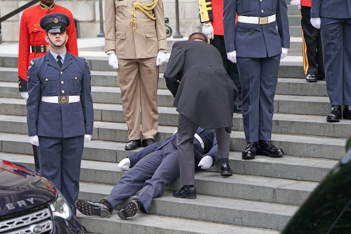 Military members collapse during cathedral guard of honour | The ...