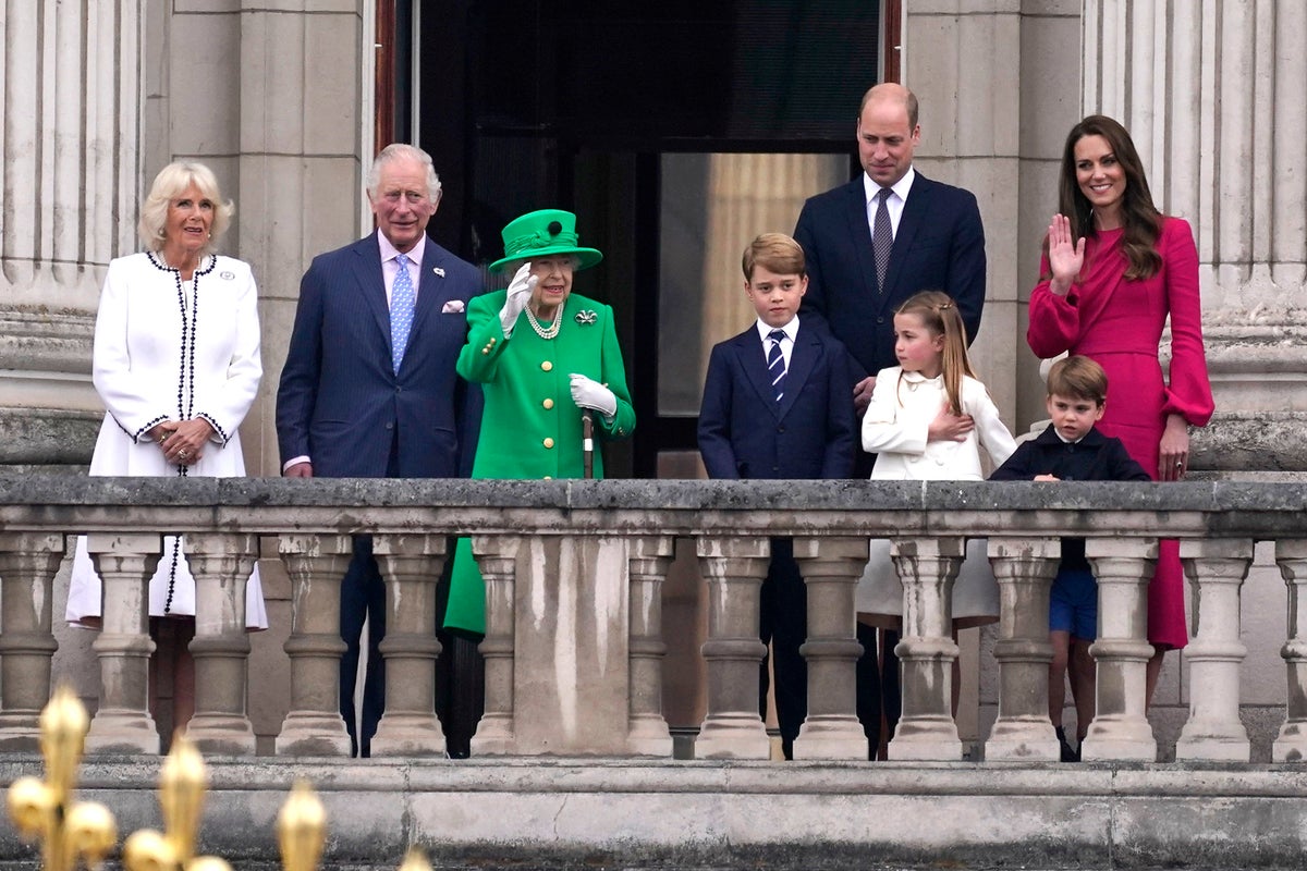 Royal family news – live: Sussexes release photograph of daughter ...