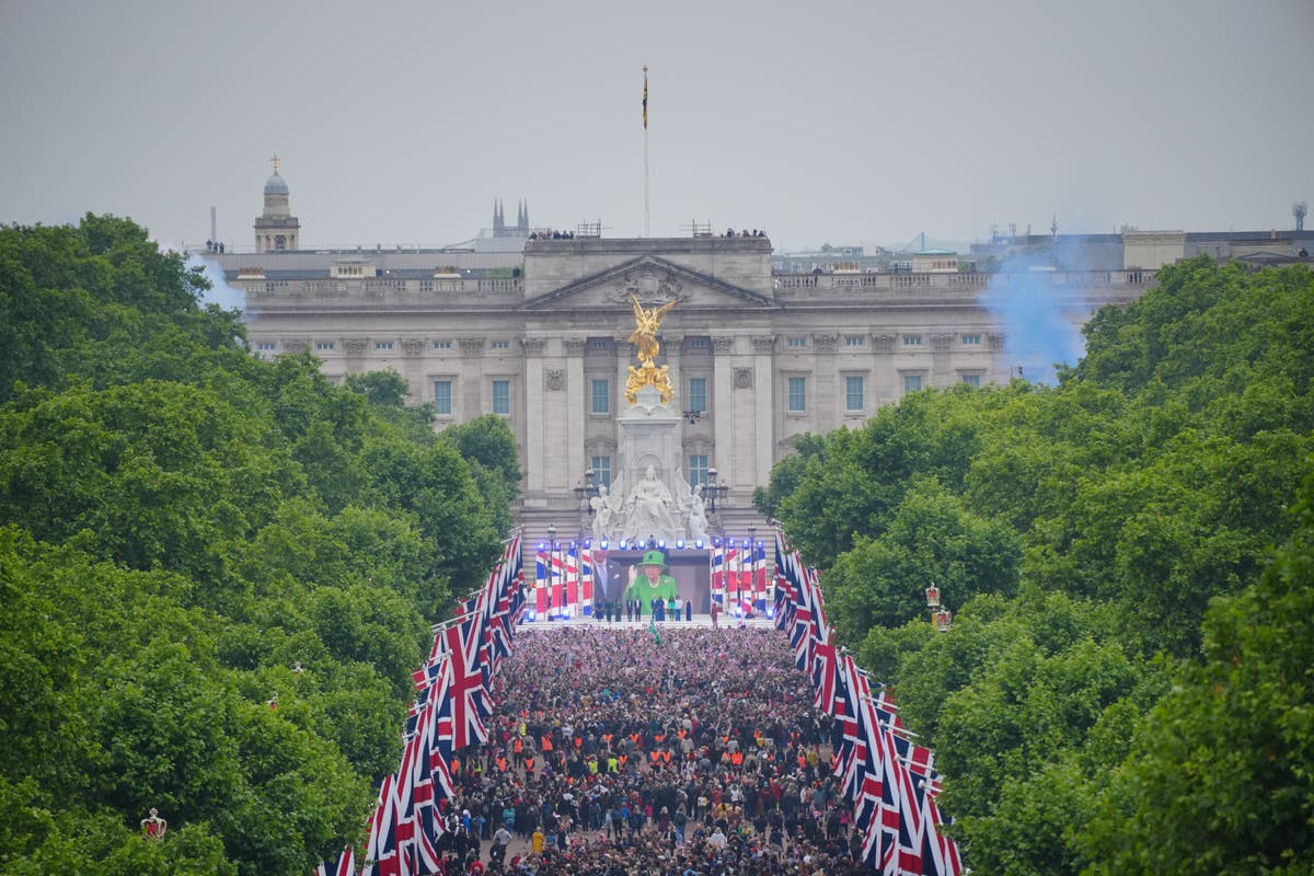 Party over as millions return to work after Platinum Jubilee ...