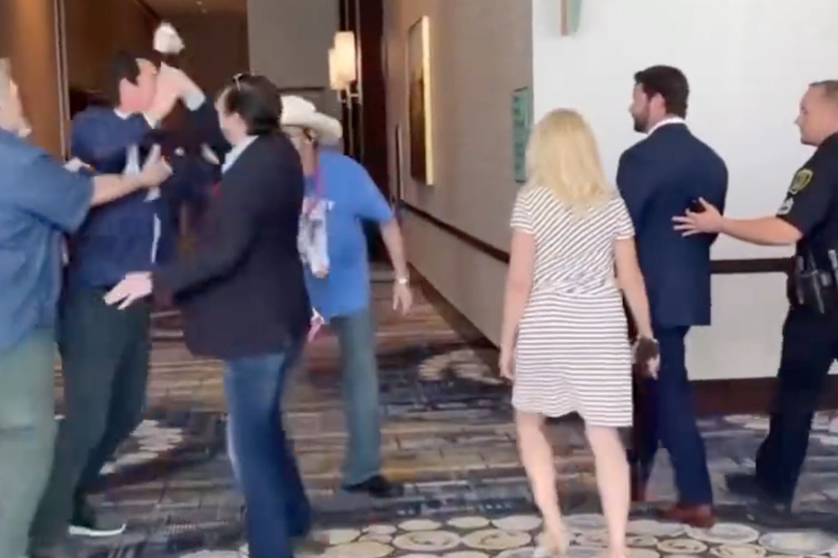 Video shows right-wing activists confronting GOP’s Dan Crenshaw yelling ...