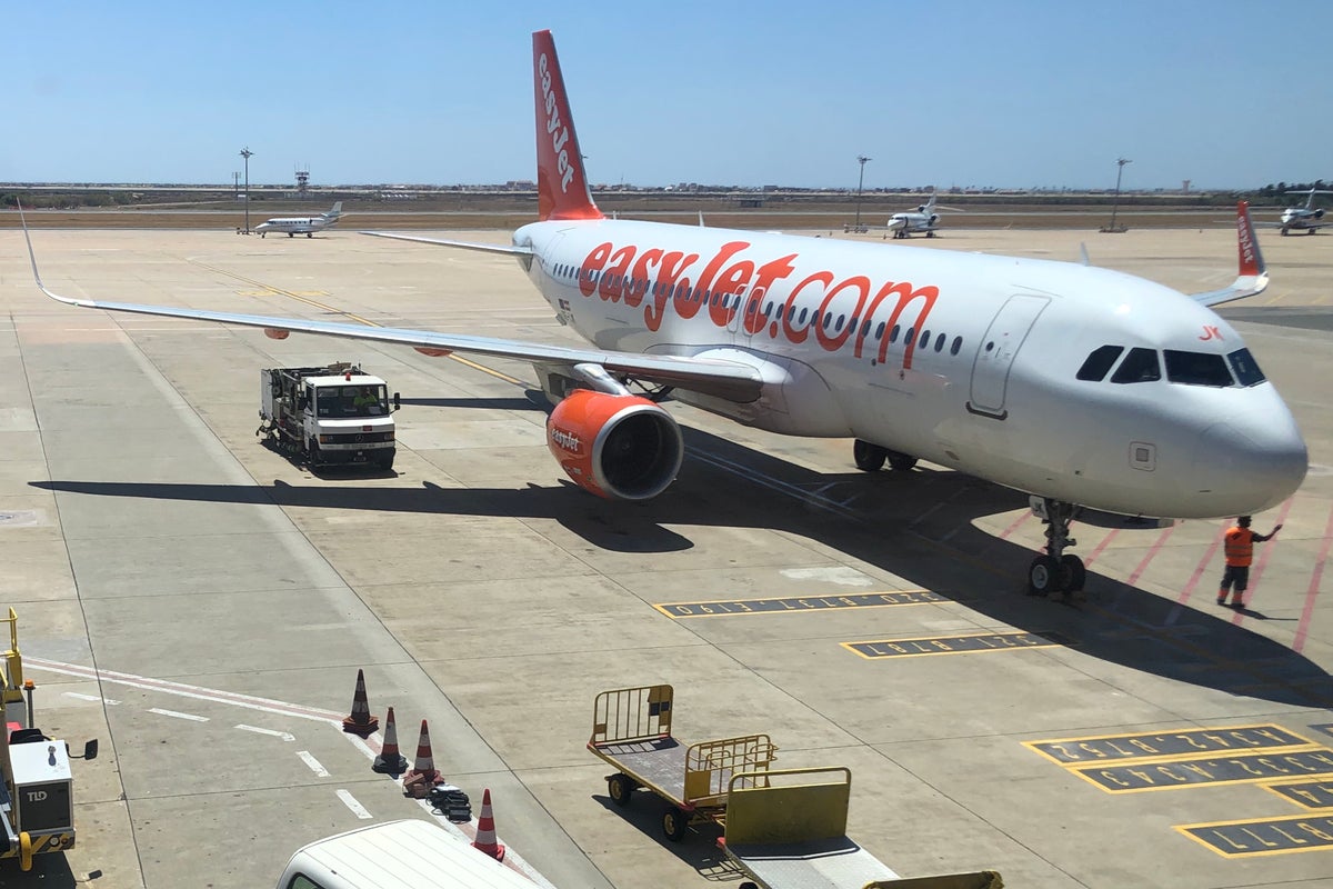 EasyJet operations chief resigns as peak season begins | The Independent