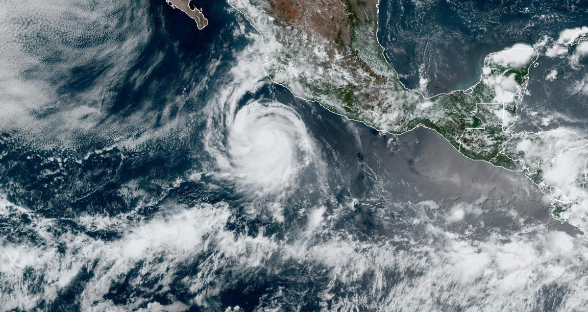 Bonnie strengthens into category 3 hurricane over Pacific | The Independent