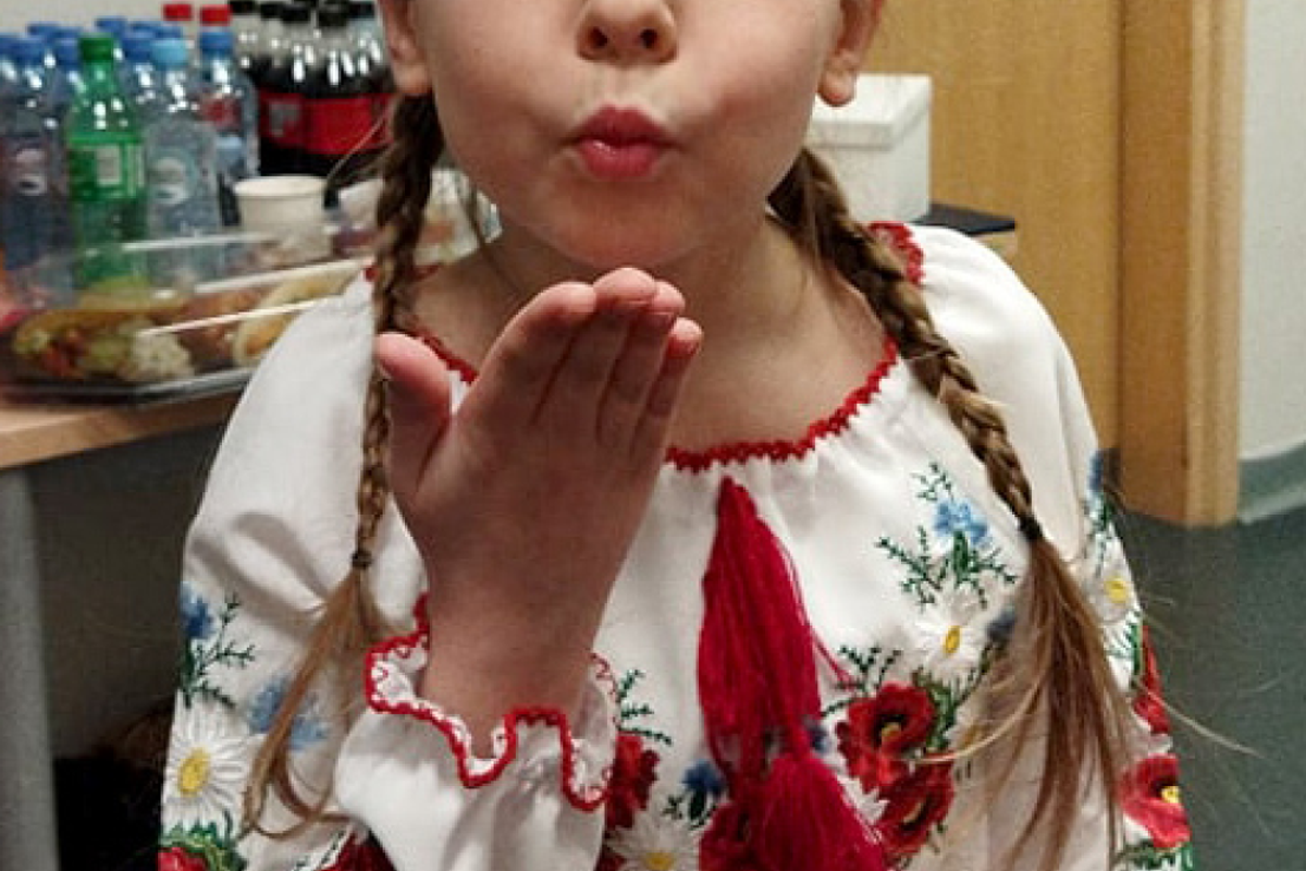 Ukrainian girl, 7, sings Let It Go in three languages on Good Morning ...