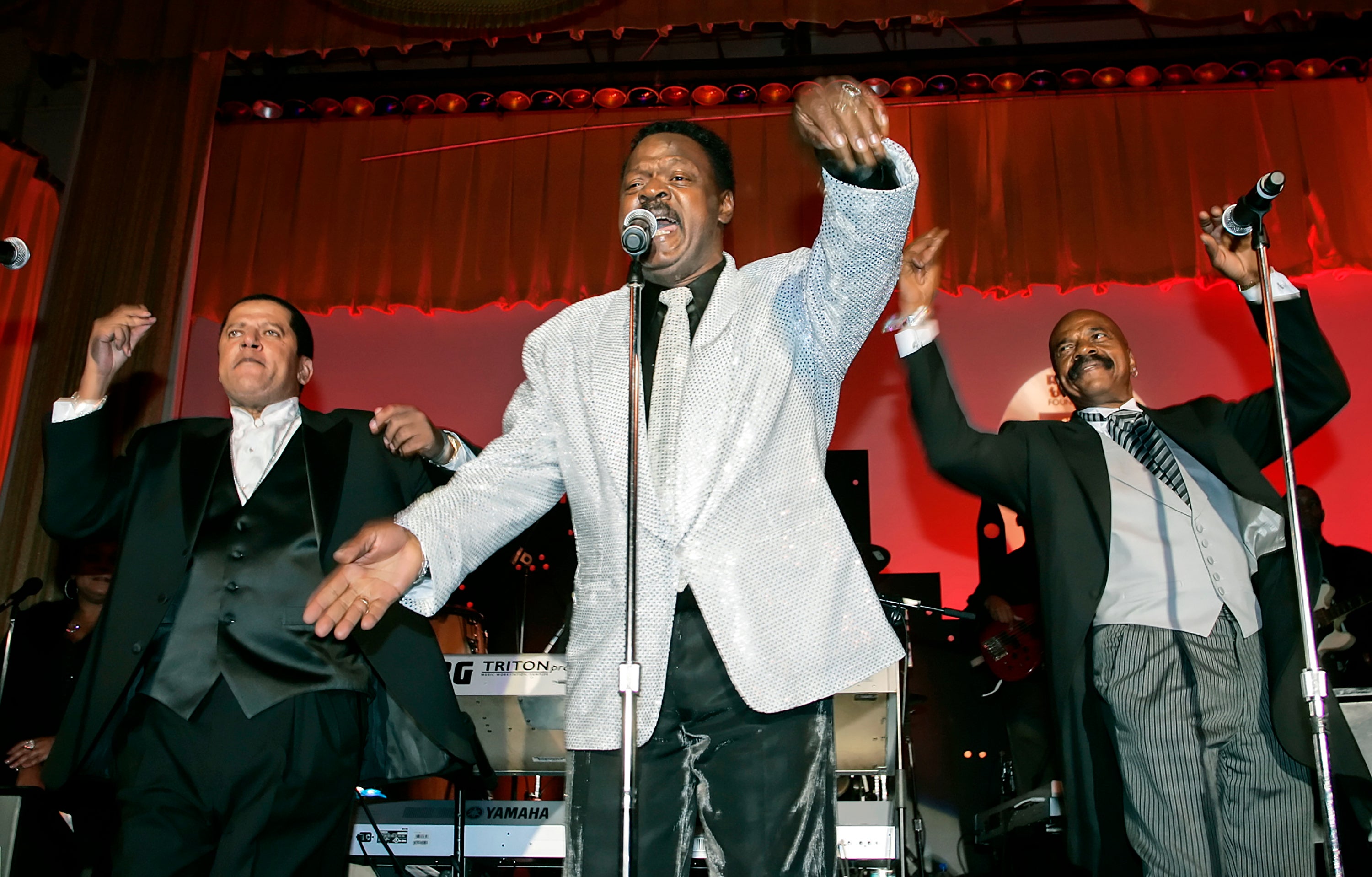 Delfonics lead singer William 'Poogie' Hart dead at 77 | The Independent