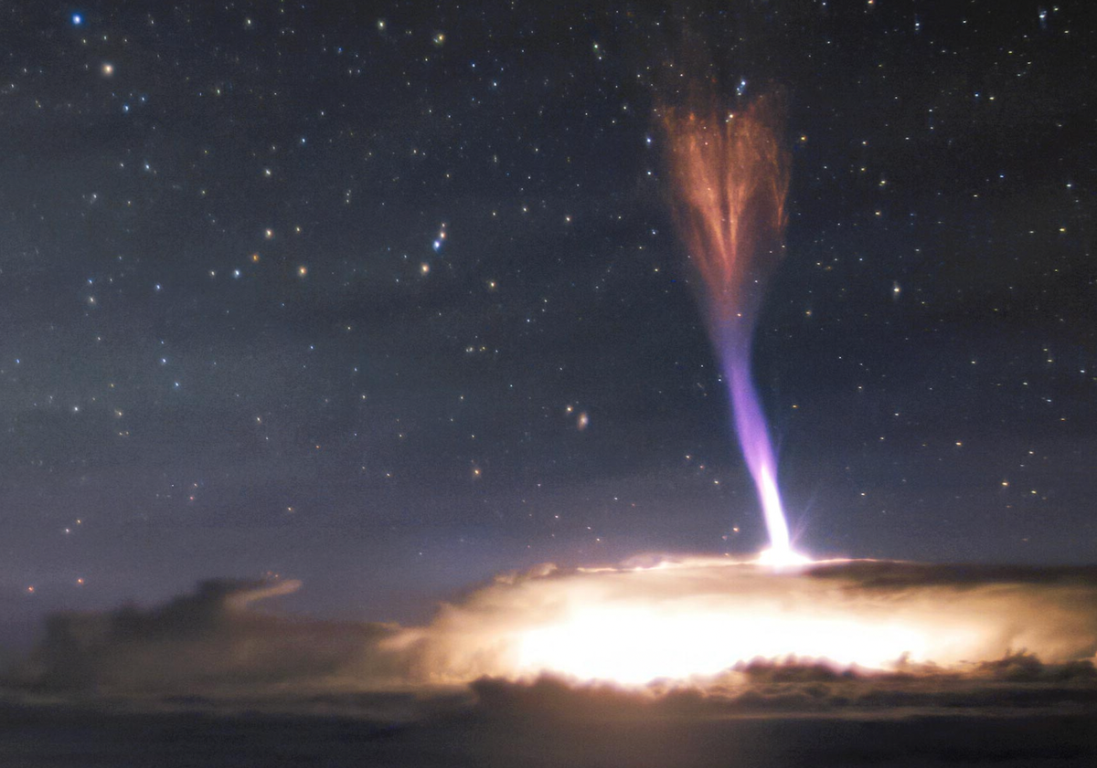 Study unravels mystery of ‘gigantic jet’ lightning bursts that rise ...