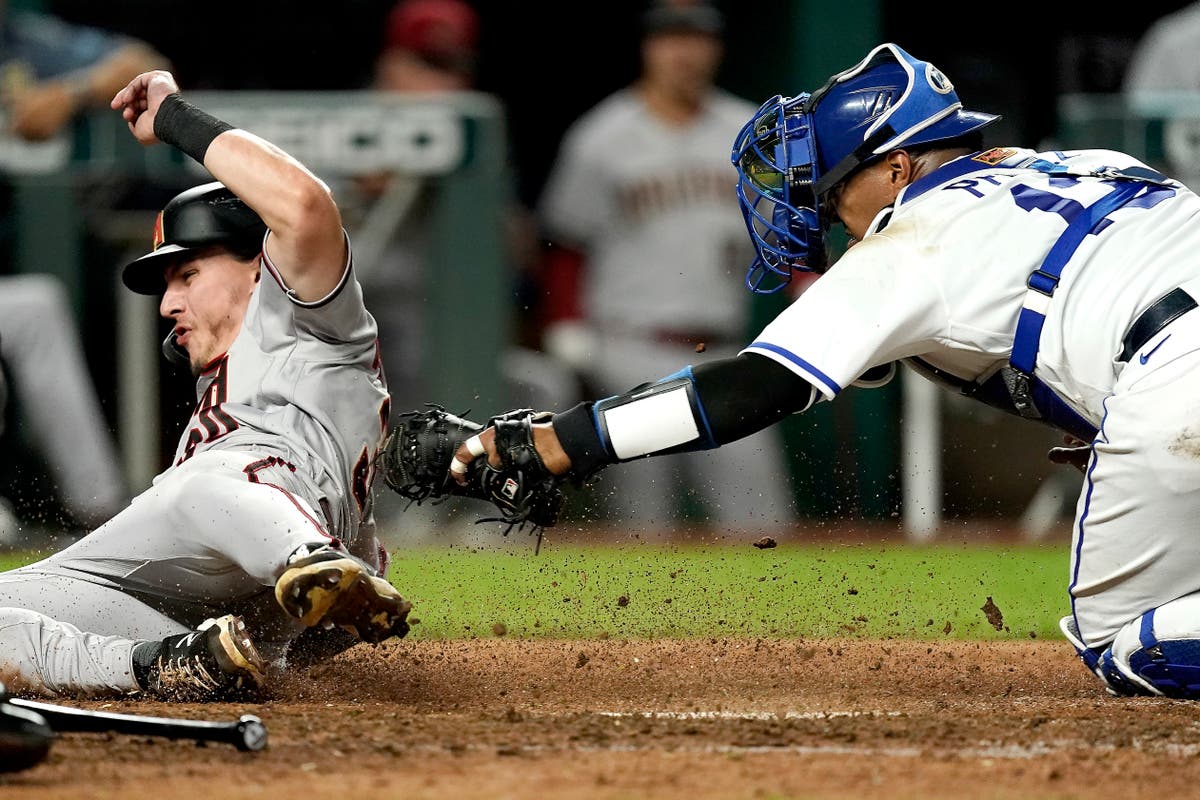 Diamondbacks vencen 7-3 a Reales; Walker logra 3 imparables ...