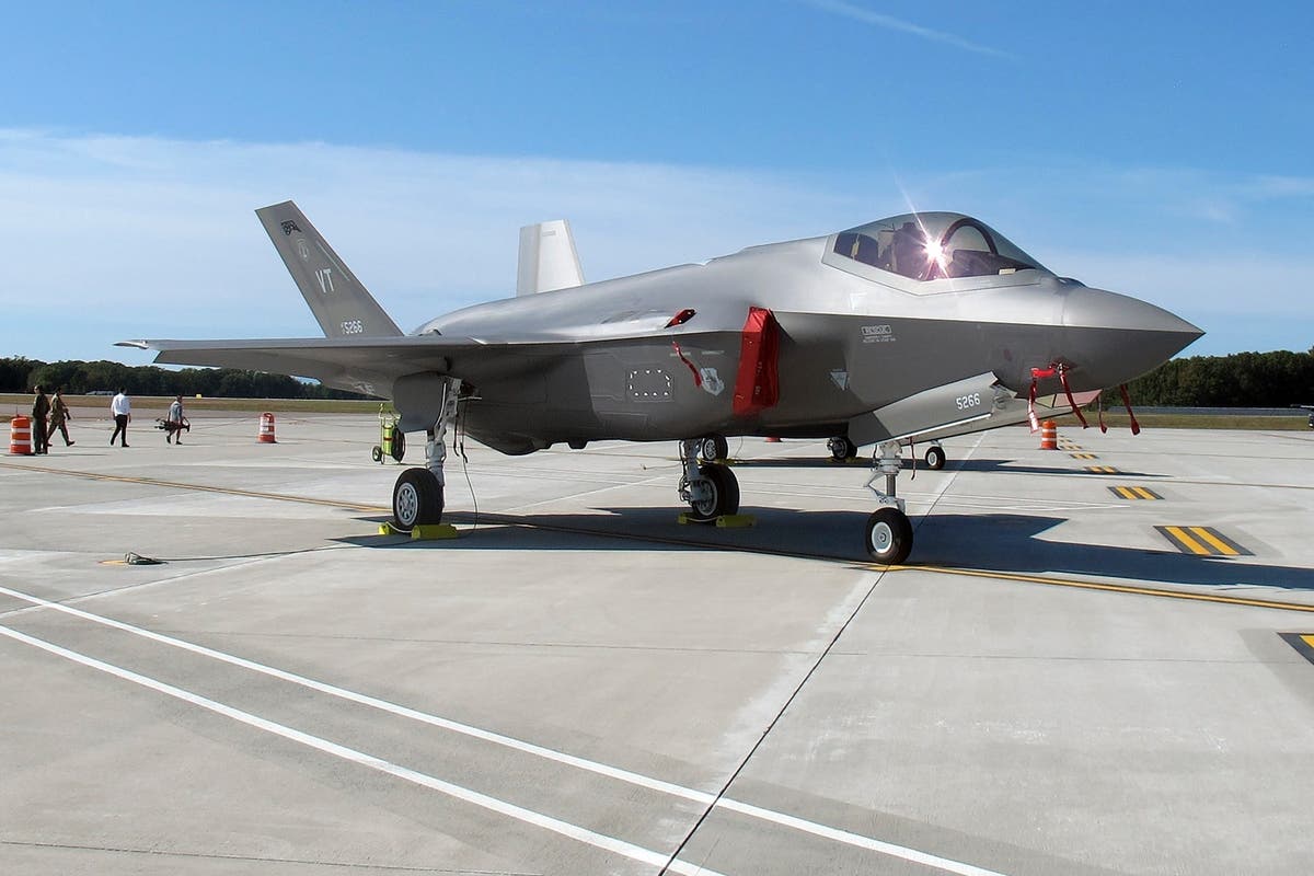 Swiss gov't warns about possible lag in fighter jet purchase | The ...