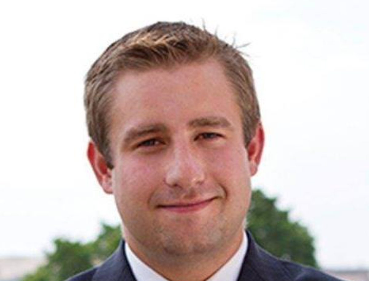 Pro-Trump DC police officer accused of meddling in probe of DNC staffer ...