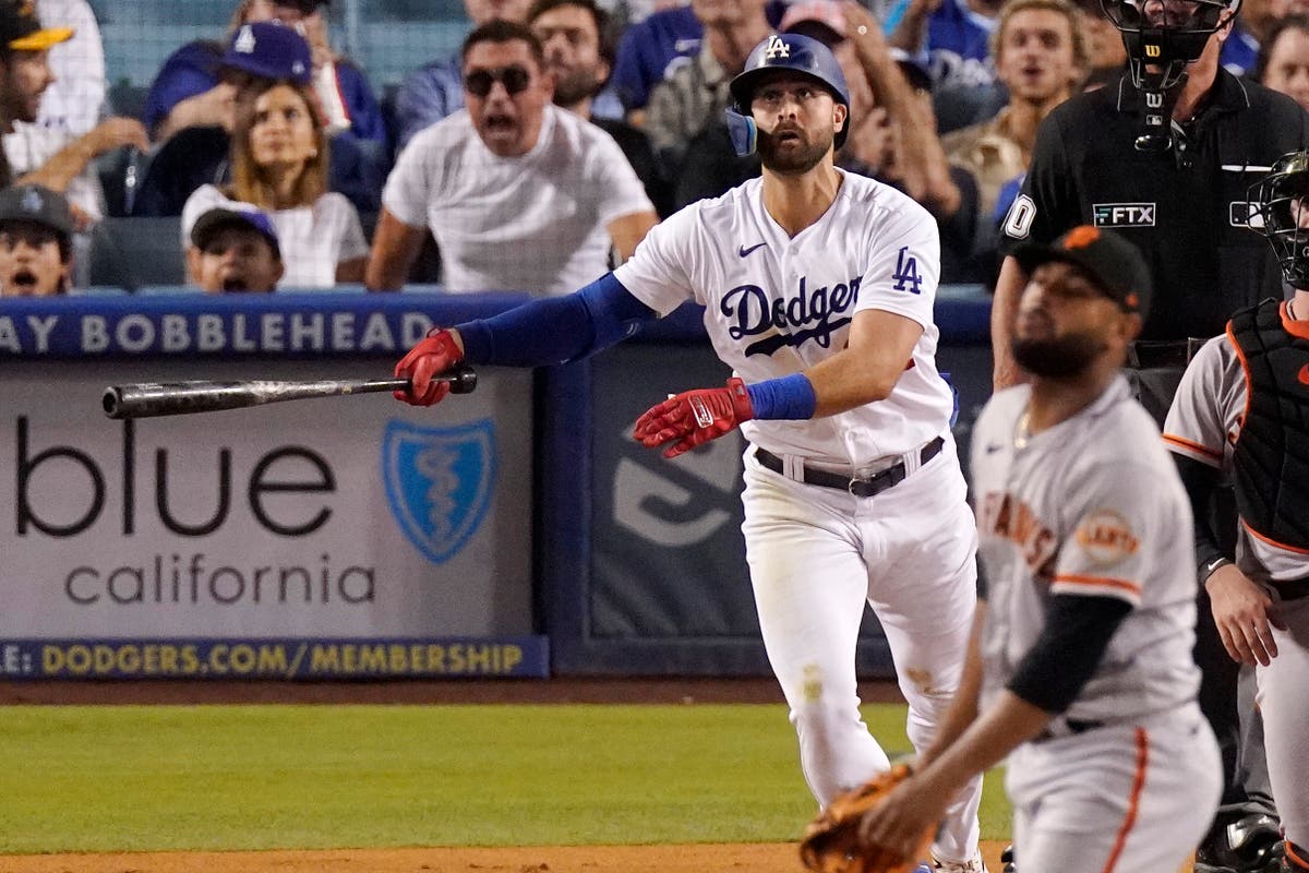 Dodgers superan a Gigantes 6-3, Muncy pega dos jonrones | Independent ...