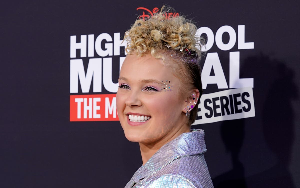 JoJo Siwa to receive Gamechanger Award from GLSEN | The Independent