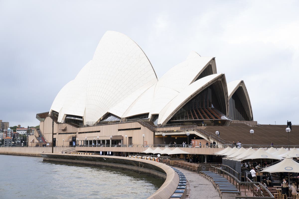 Sydney Opera House sails lit with Queen’s image to honour her memory ...