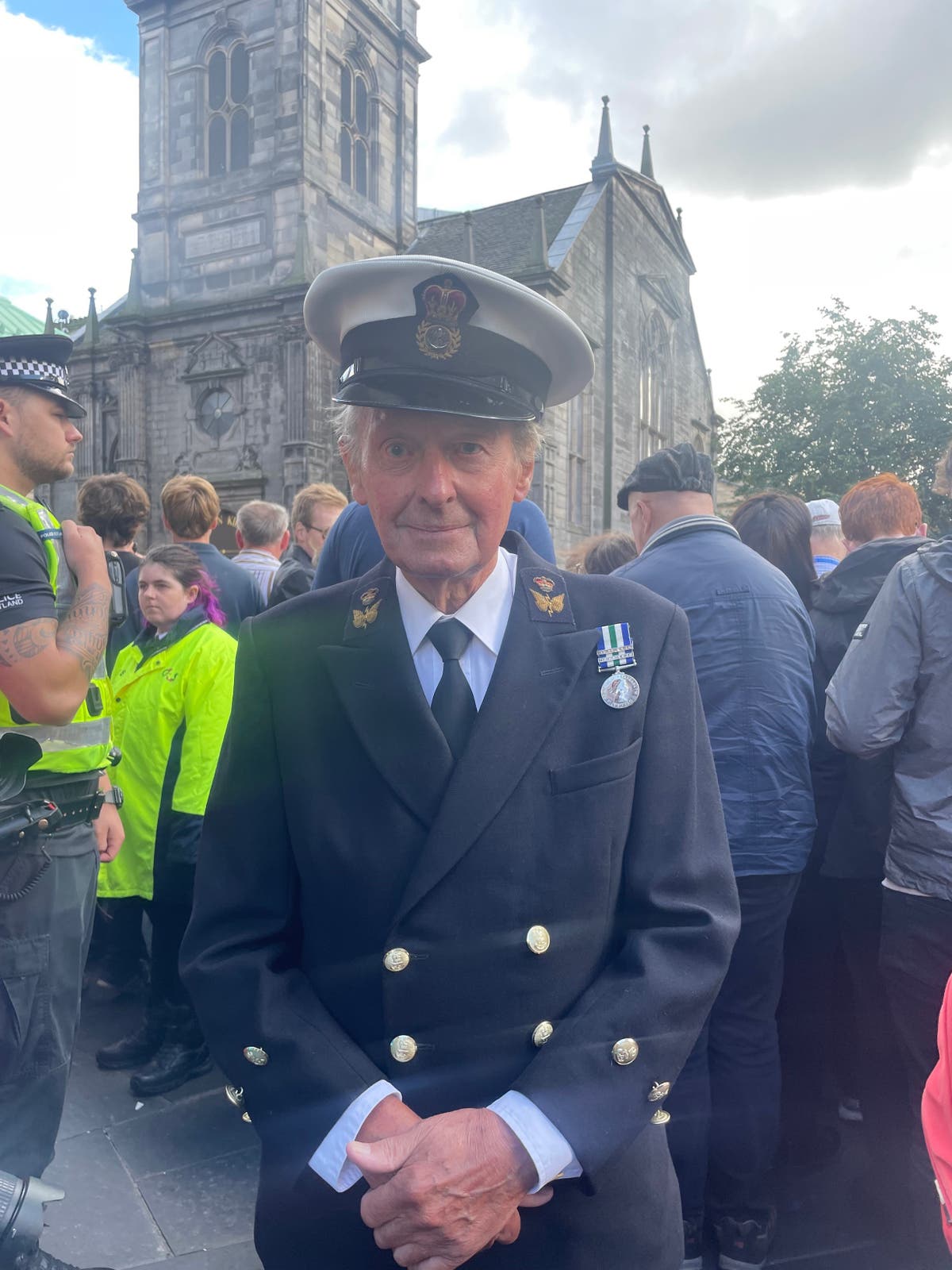 Retired naval officer puts on uniform ‘one last time’ for the Queen ...