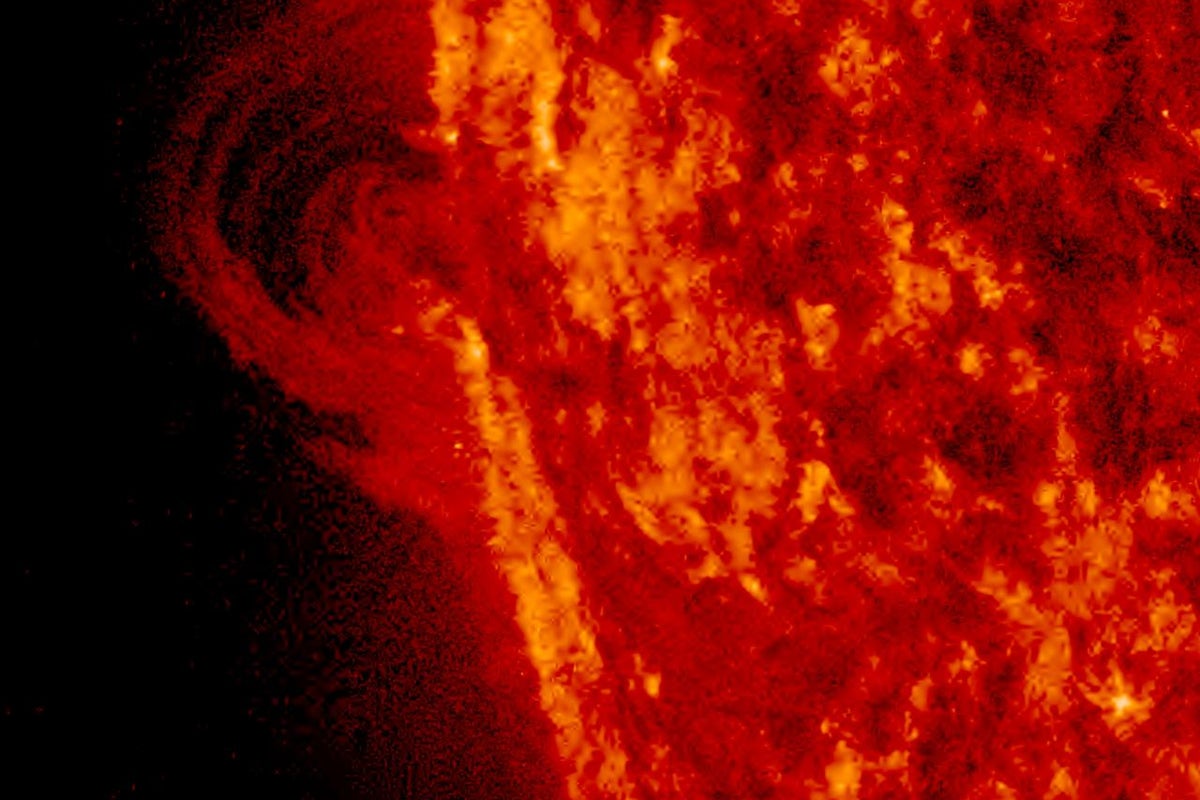 ESA’s solar probe captures the reversal of the Sun’s magnetic field ...