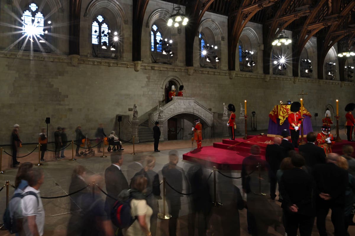 Mourners queue overnight for Queen’s lying in state as King takes day ... Mourners queue overnight for Queen’s lying in state as King takes day ...