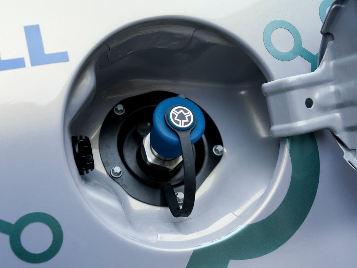 Hydrogen fuel cell breakthrough is ‘more efficient than diesel engines ...