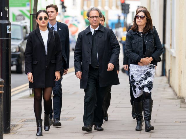 molly russell inquest: Father of 14 year-old girl tells inquest ‘social ...