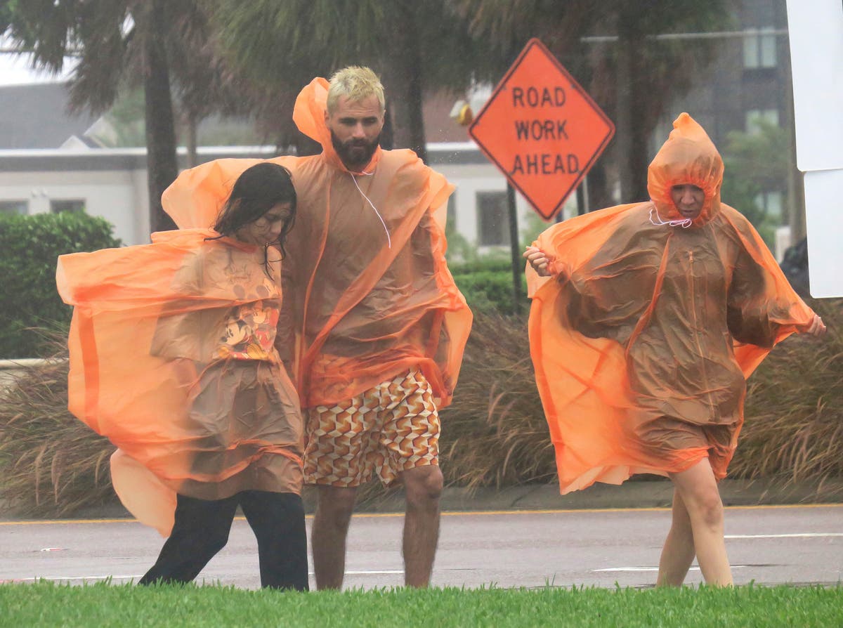 Ian swamps southwest Florida, trapping people in homes | The Independent